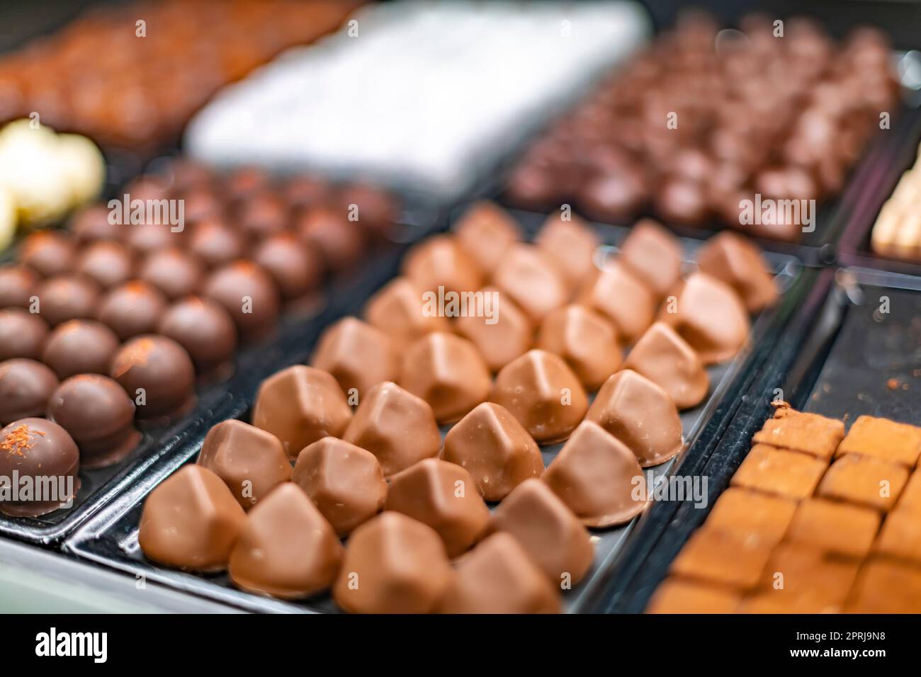 Convenience store candy hi-res stock photography and images - Alamy