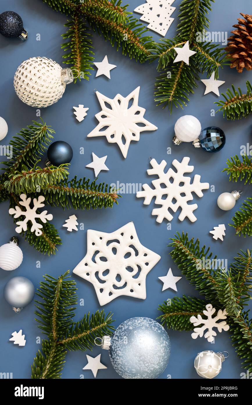 Blue christmas decorations fir hi-res stock photography and images - Alamy