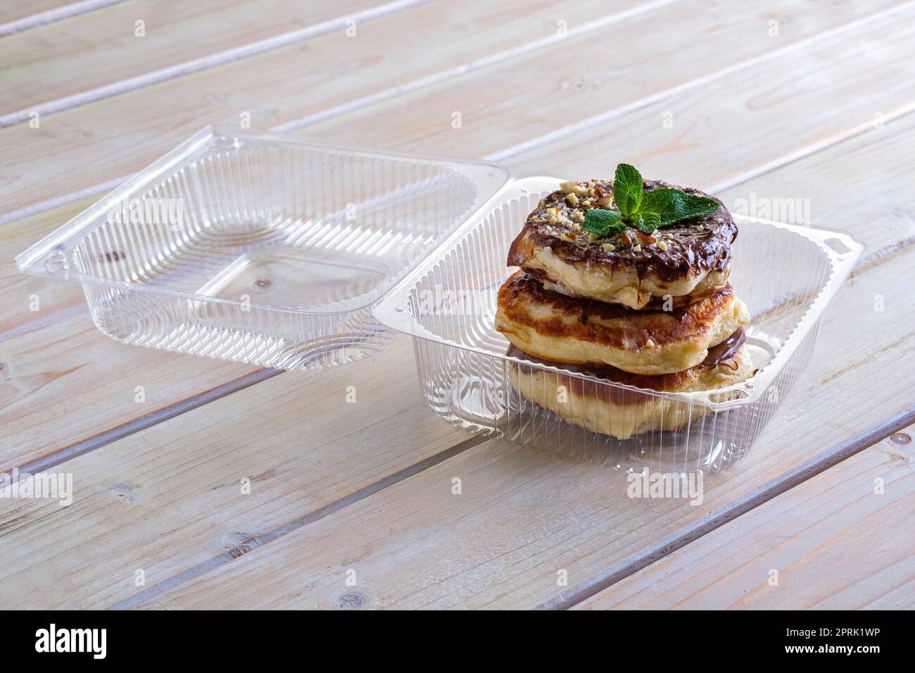 Takeout container pancake hi-res stock photography and images - Alamy