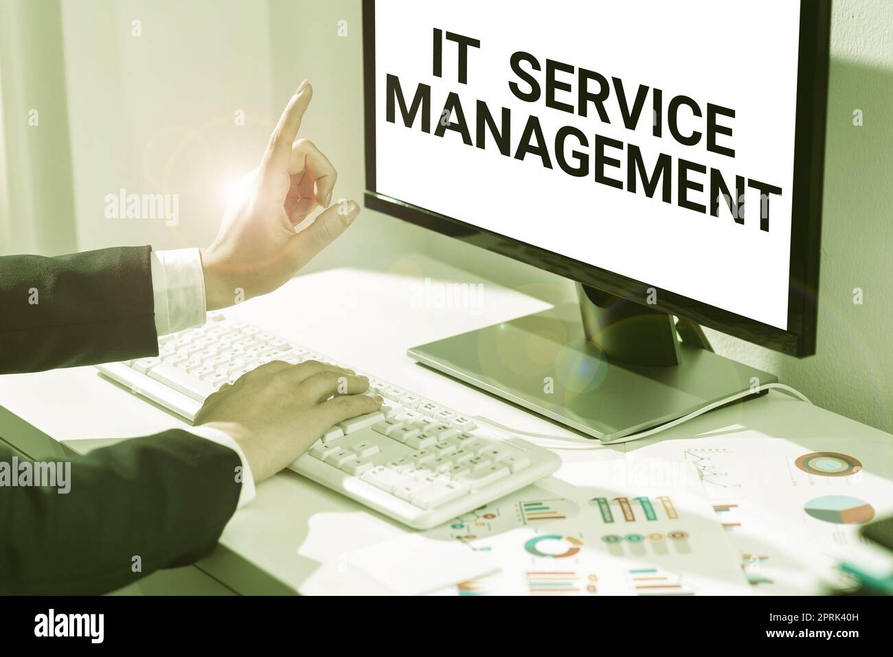 Writing displaying text It Service Management, Business concept ... Writing displaying text It Service Management, Business concept ...