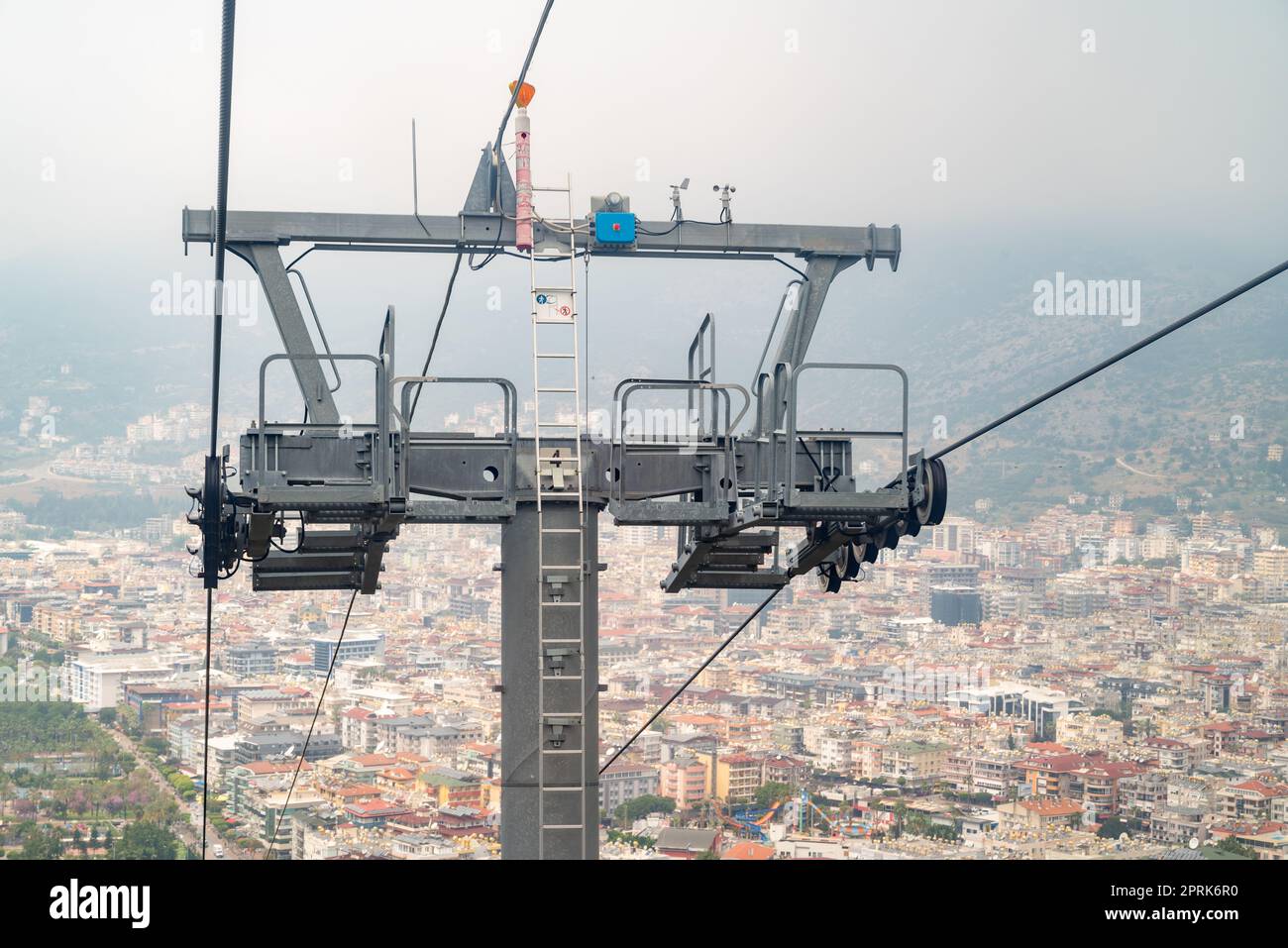 Mast lift hi-res stock photography and images - Alamy