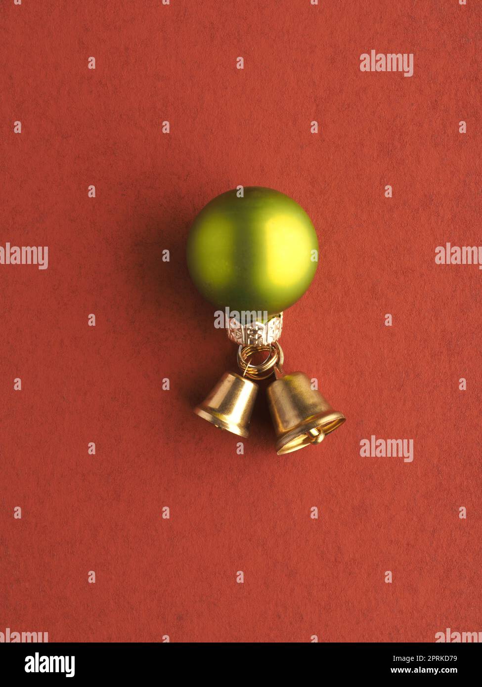 Red bauble text merry christmas hi-res stock photography and images - Alamy