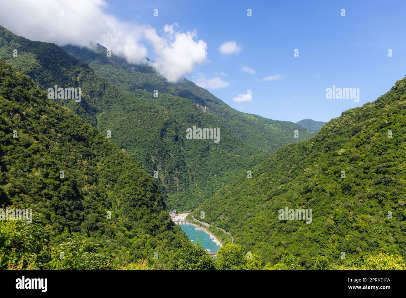 Beautiful canyon in taroko gorge hi-res stock photography and images ...