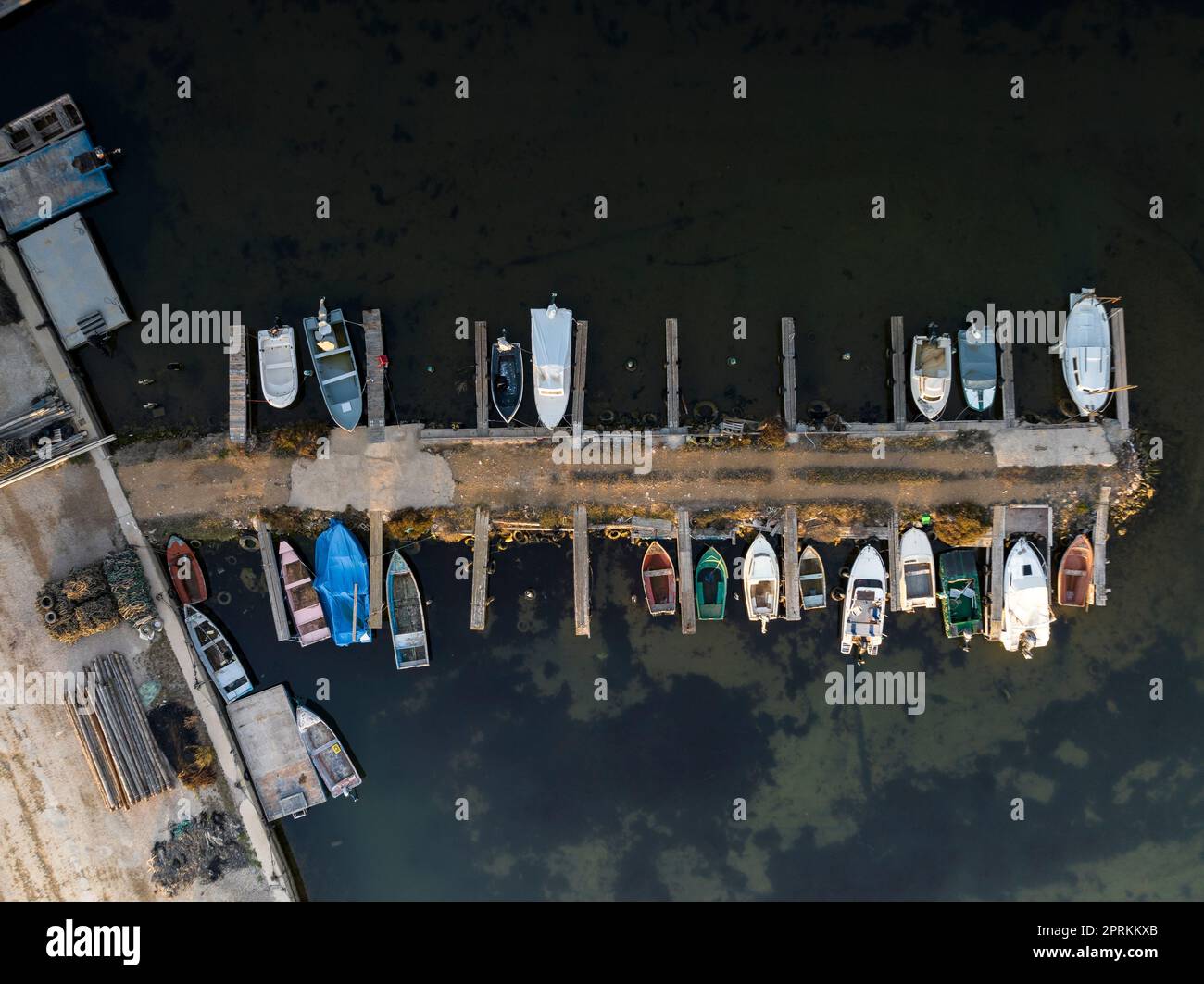 Vista de dron del puerto hi-res stock photography and images - Alamy