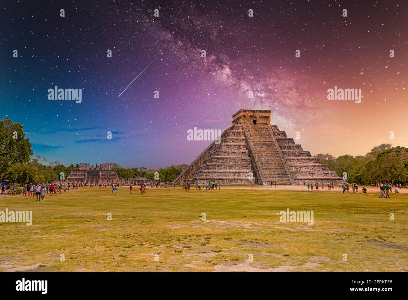 Temple Pyramid of Kukulcan El Castillo, Chichen Itza, Yucatan, Mexico ...
