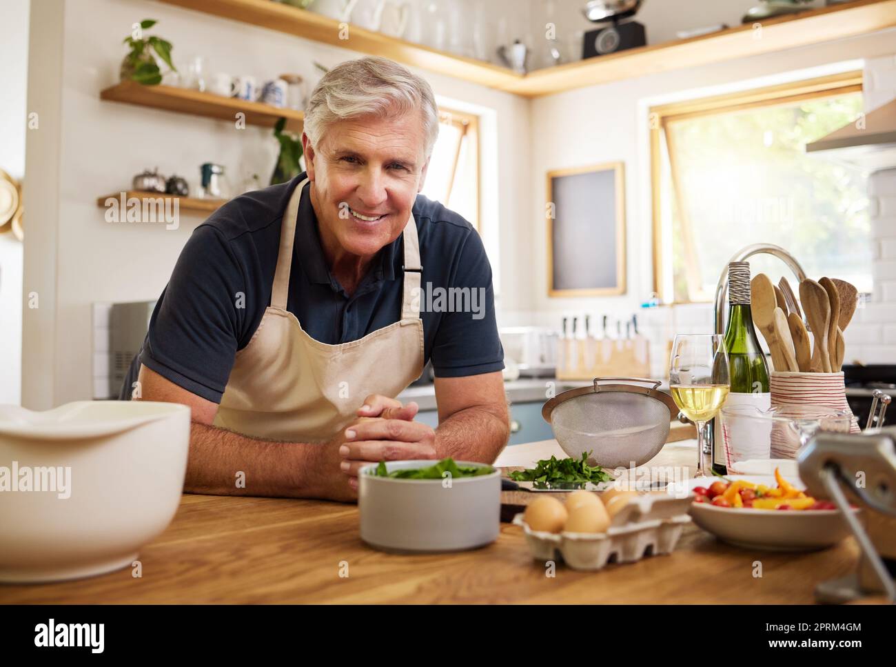 Elderly chef hi-res stock photography and images - Alamy