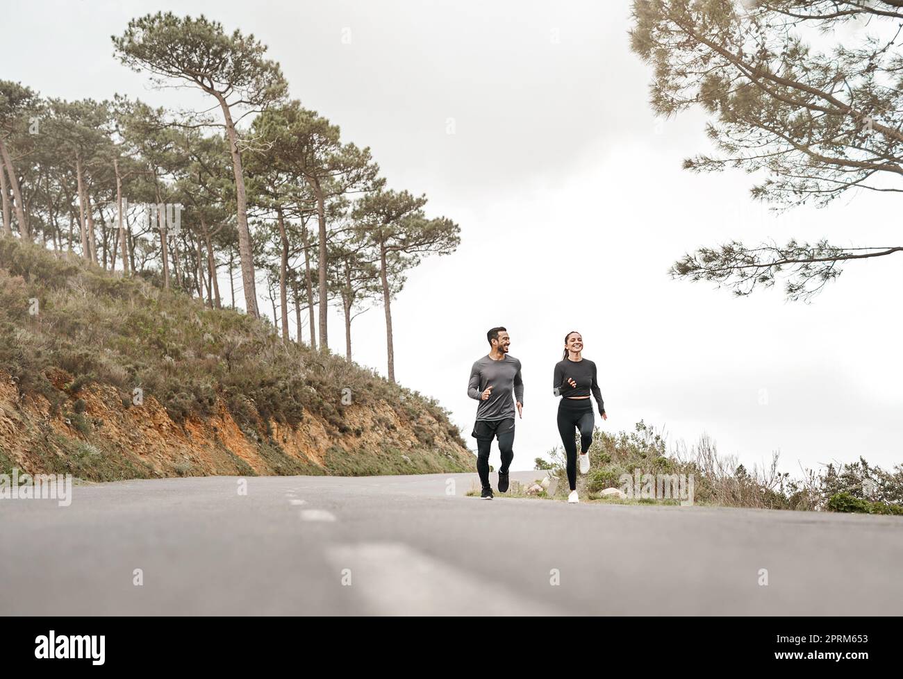 Male female runners together hi-res stock photography and images - Alamy