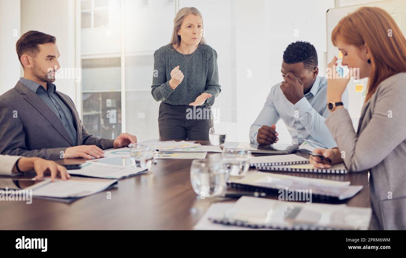 Group of angry people talking hi-res stock photography and images - Alamy