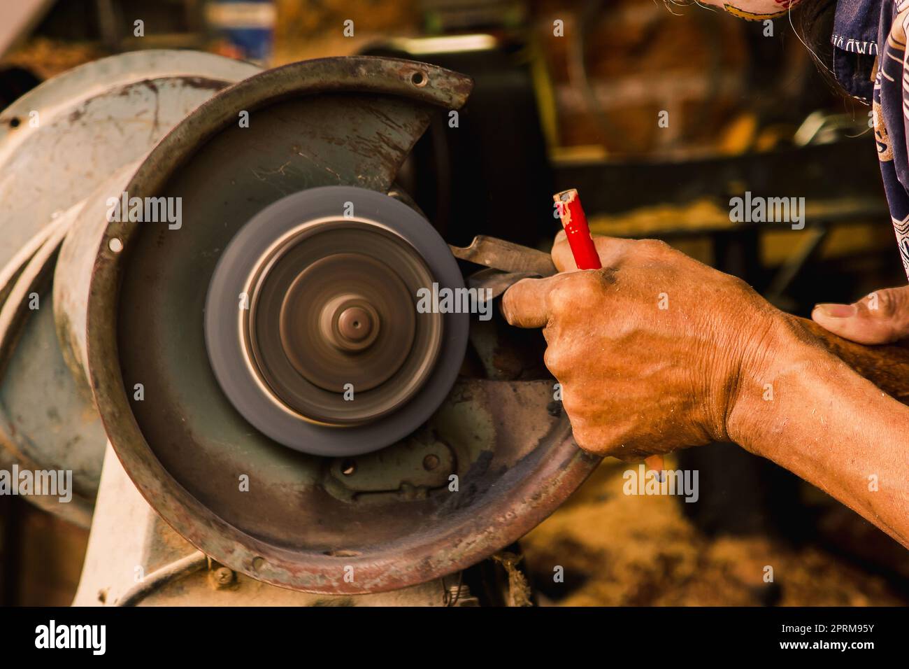 Electrical grinding machine bench hi-res stock photography and images ...
