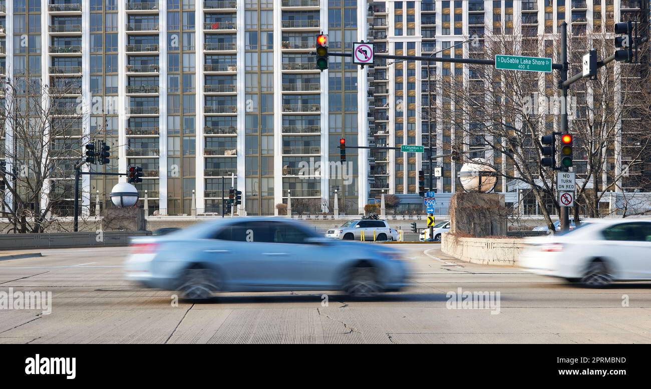 Stoplight traffic in downtown Chicago Stock Photo - Alamy