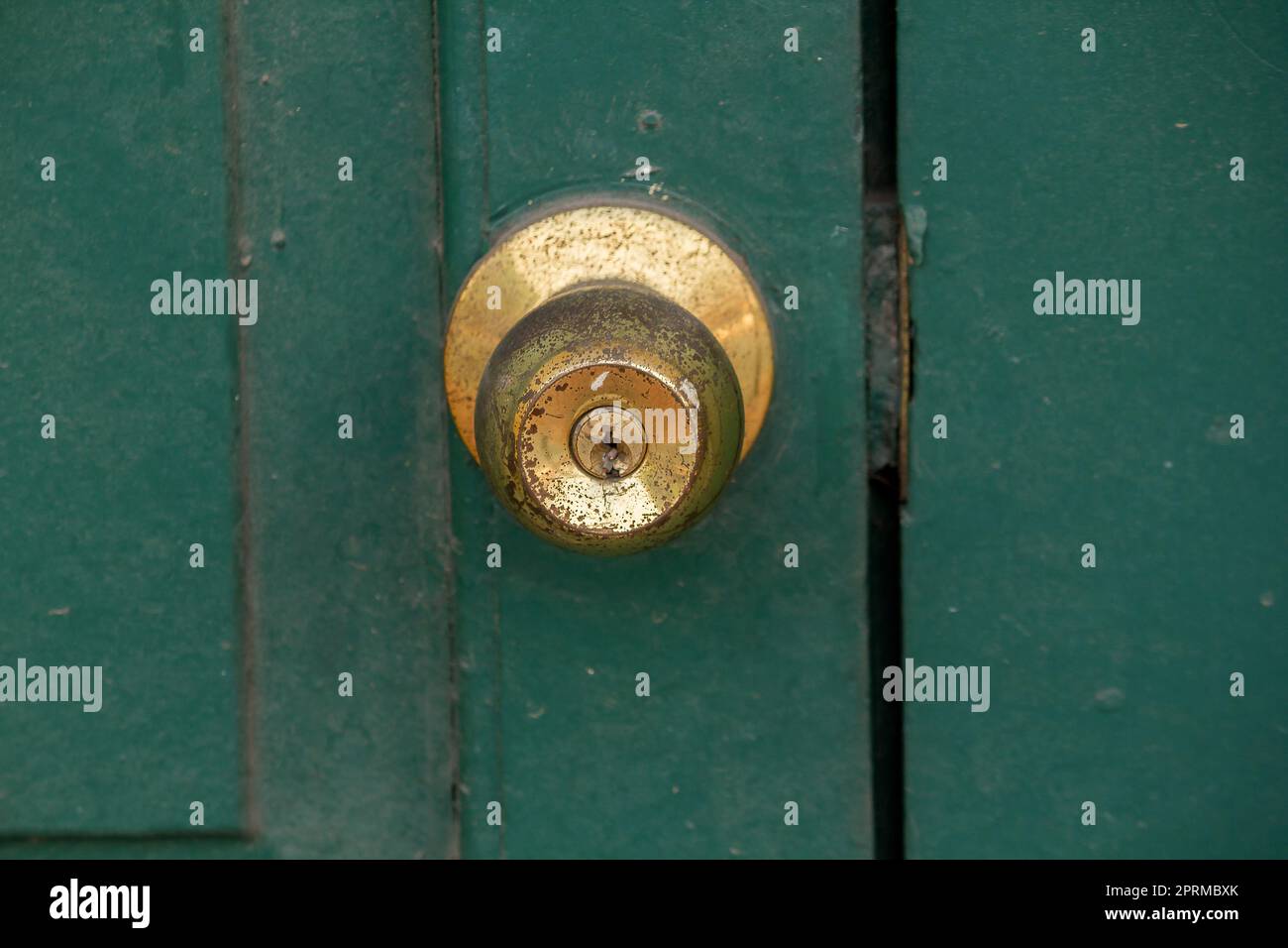 Entry open close key wood green hi-res stock photography and images - Alamy