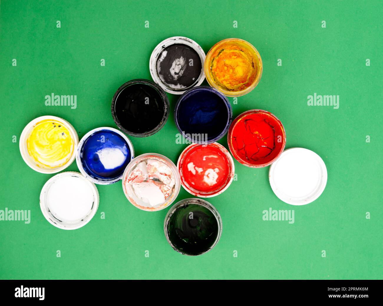 Artistic artist green round hi-res stock photography and images - Alamy