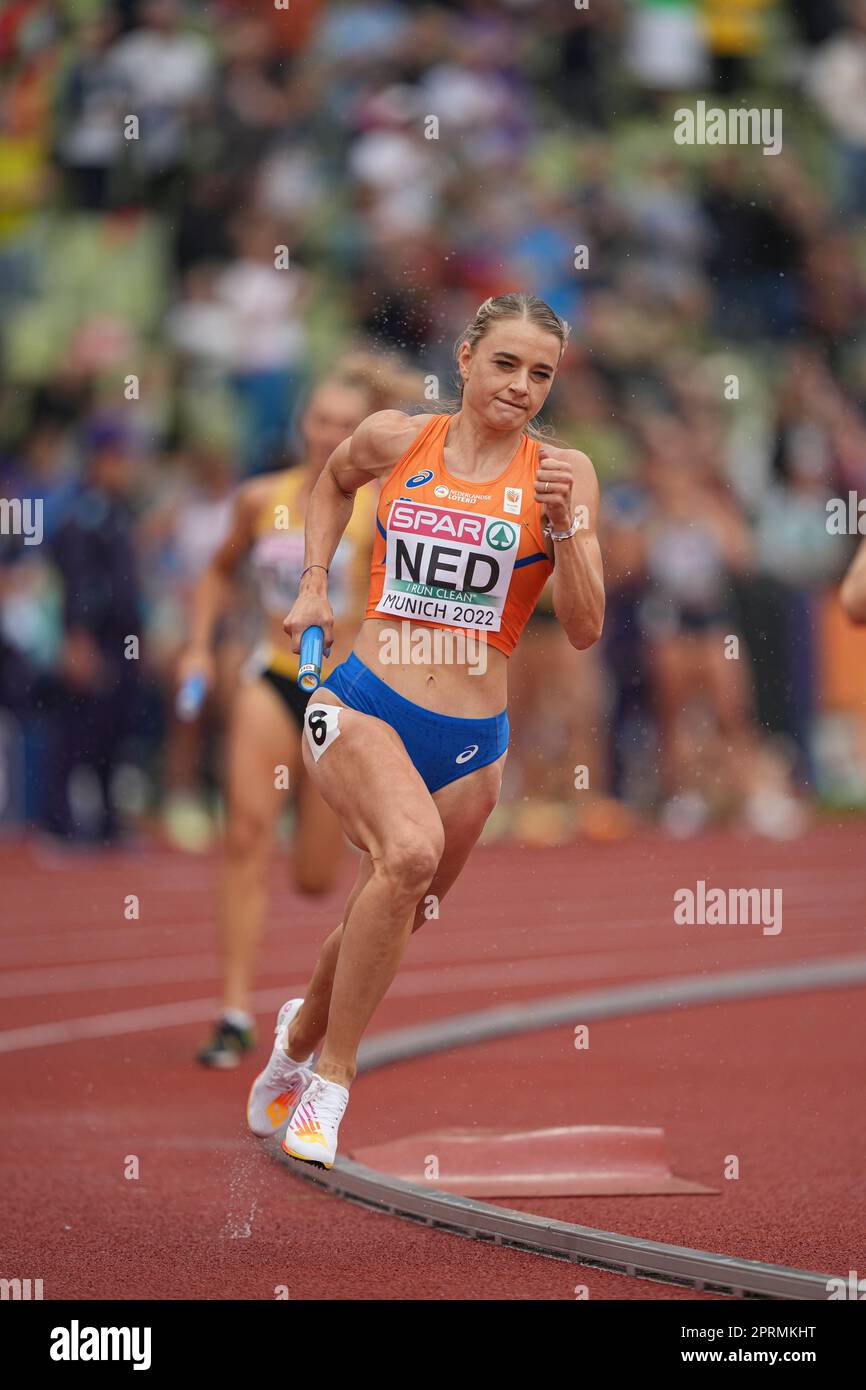 Lisanne de Witte participating in the 4x400 meters relay of the ...