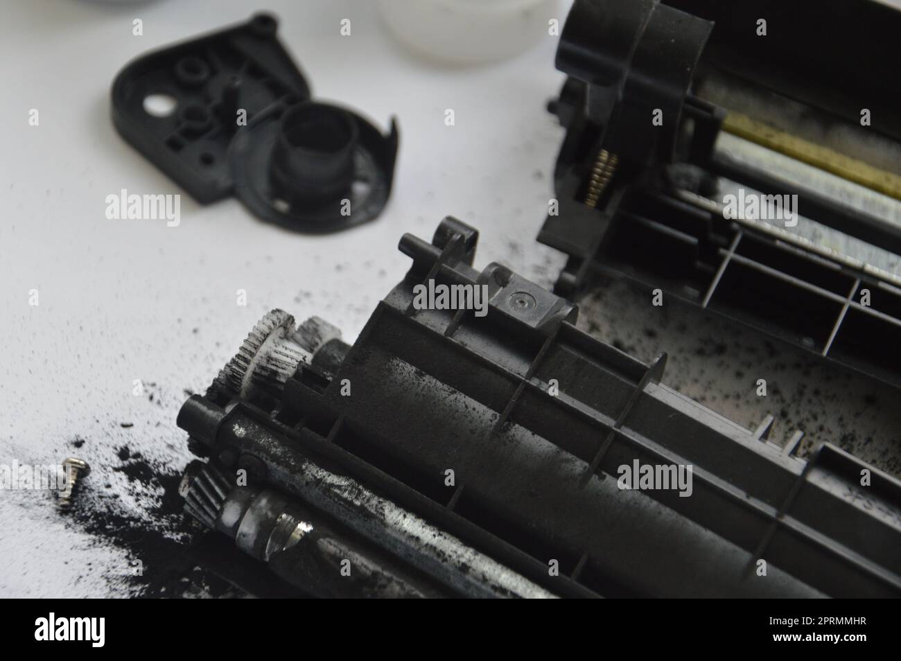 Cartridge refilling hi-res stock photography and images - Alamy