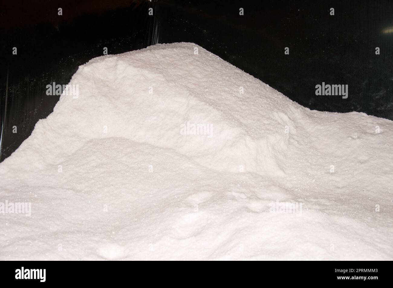 Mound of sea salt for human consumption Stock Photo - Alamy