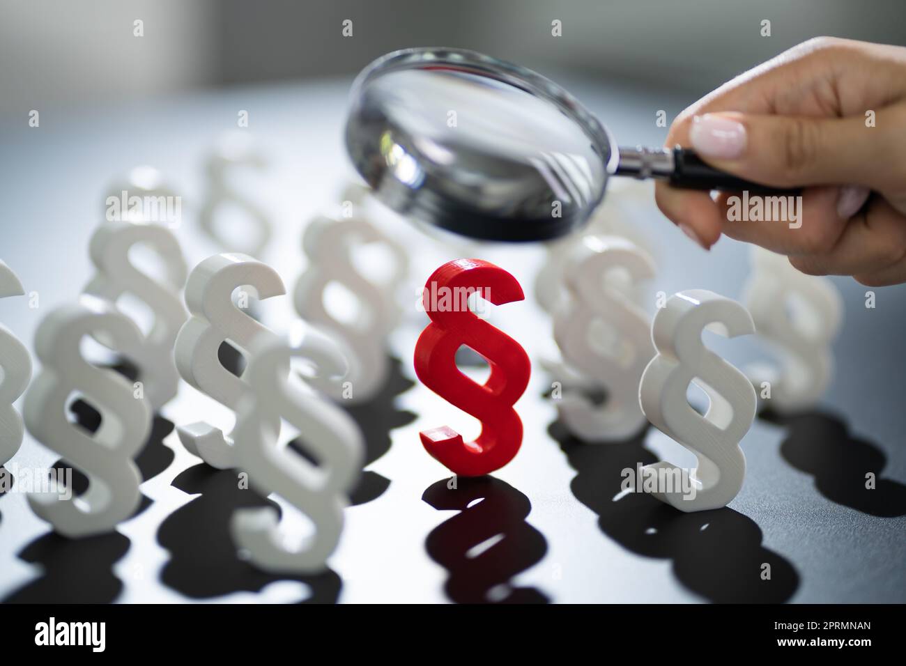 Judge female symbol hi-res stock photography and images - Alamy