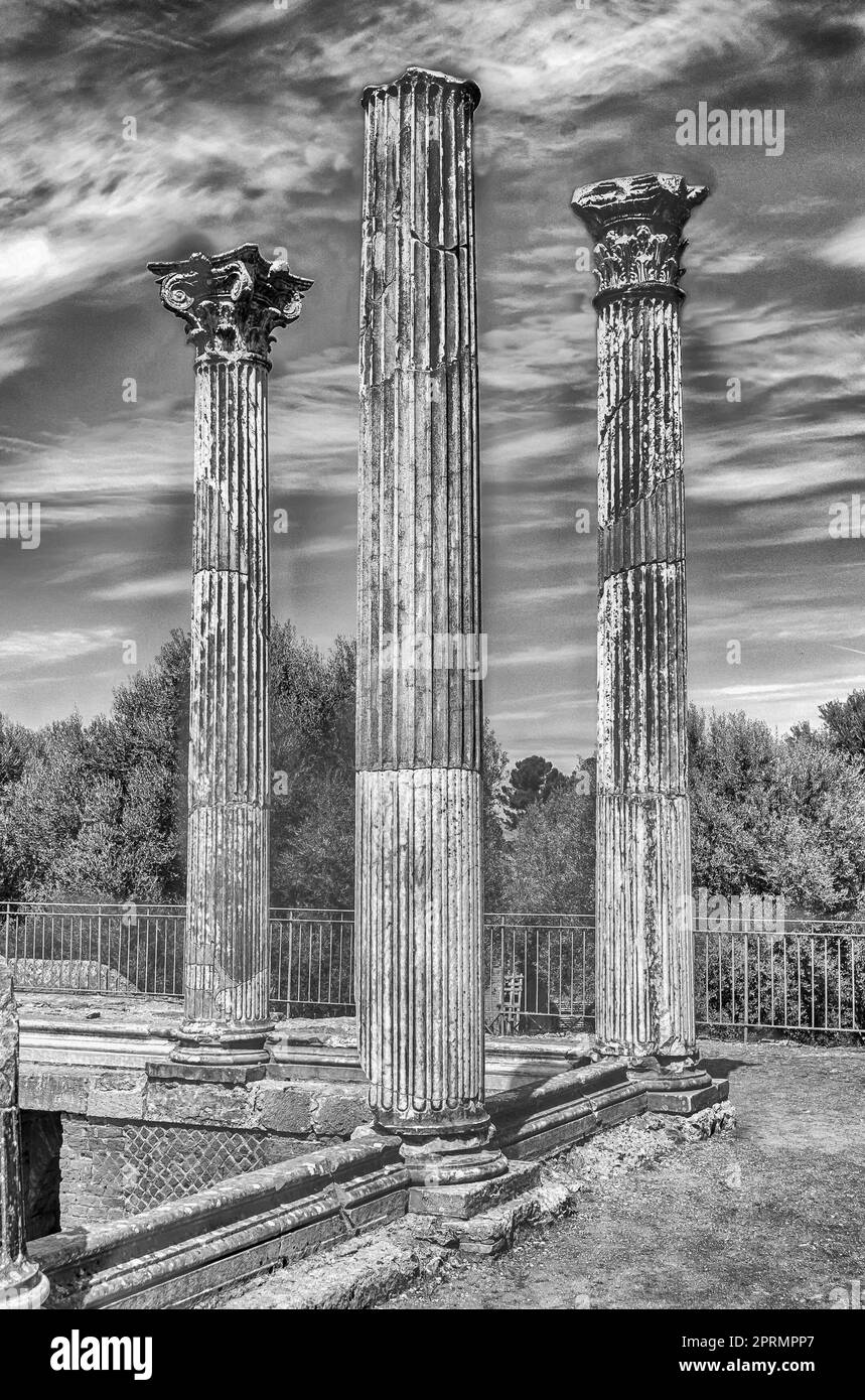 Hadrians column Black and White Stock Photos & Images - Alamy