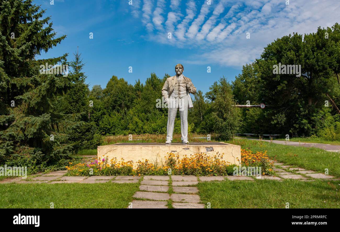 Statue of Lenin in Chernobyl Stock Photo - Alamy