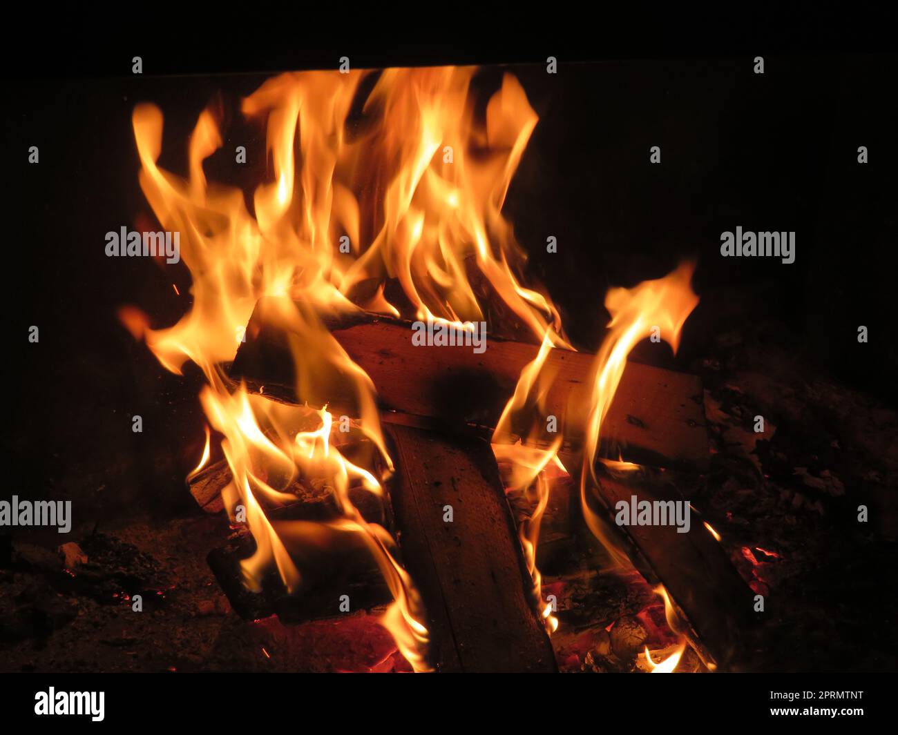 bonfire fire heat hot flame burn incandescent wood fireplace ash Stock ...