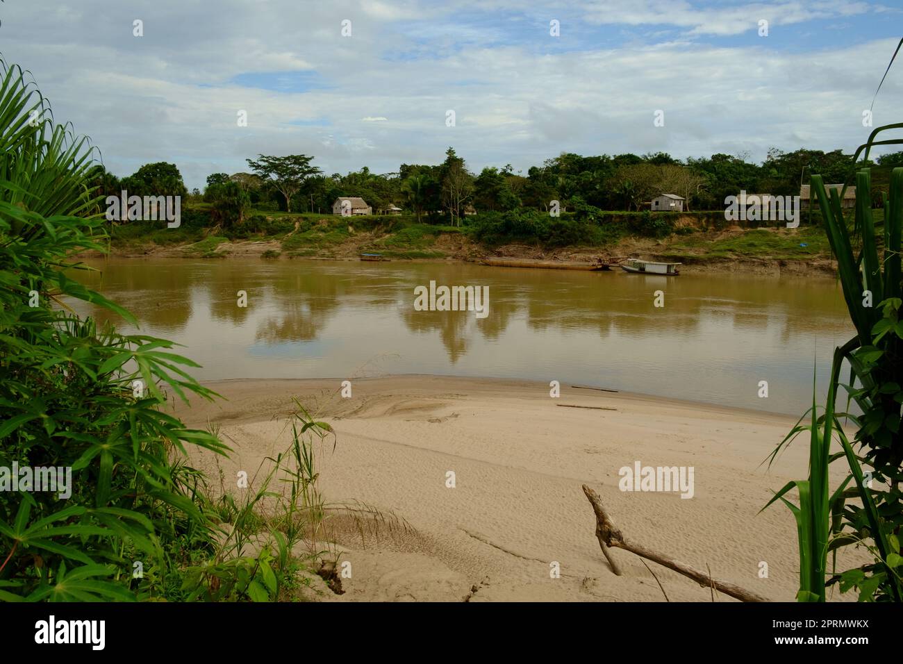 Community showing homes built around bend in the river Stock Photo - Alamy