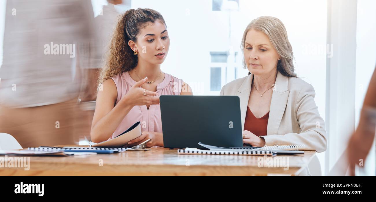 Supervisor mentor hi-res stock photography and images - Alamy