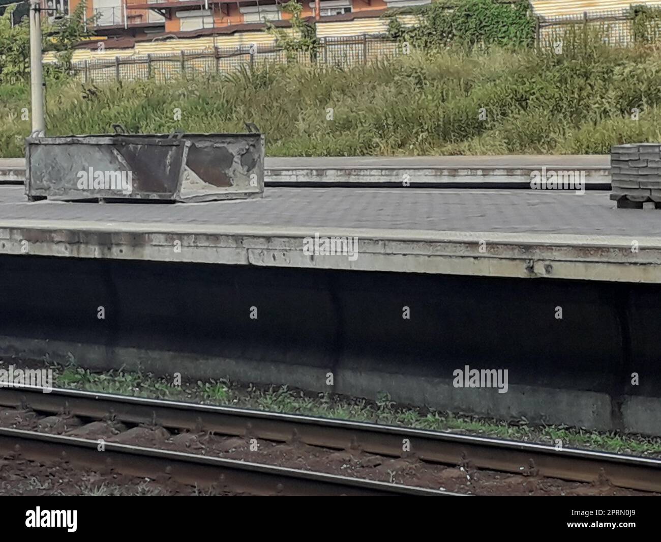 Paving tile modules lie on a the platform Stock Photo - Alamy