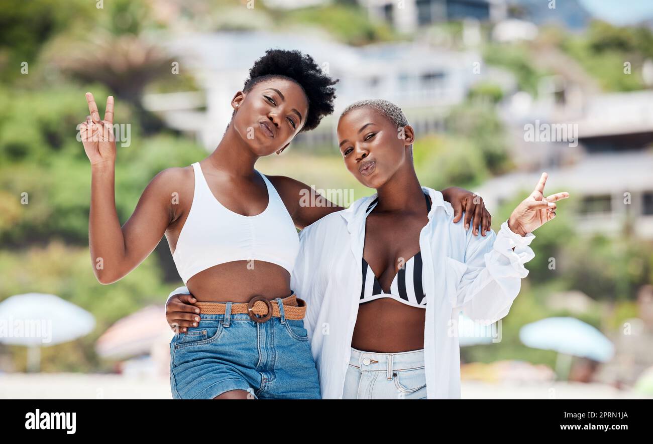 African women and gathering hi-res stock photography and images - Alamy