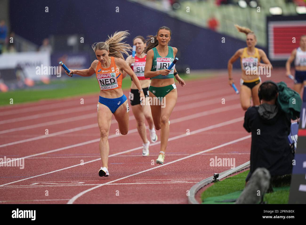 Sharlene Mawdsley participating in the 4x400 meters relay of the ...
