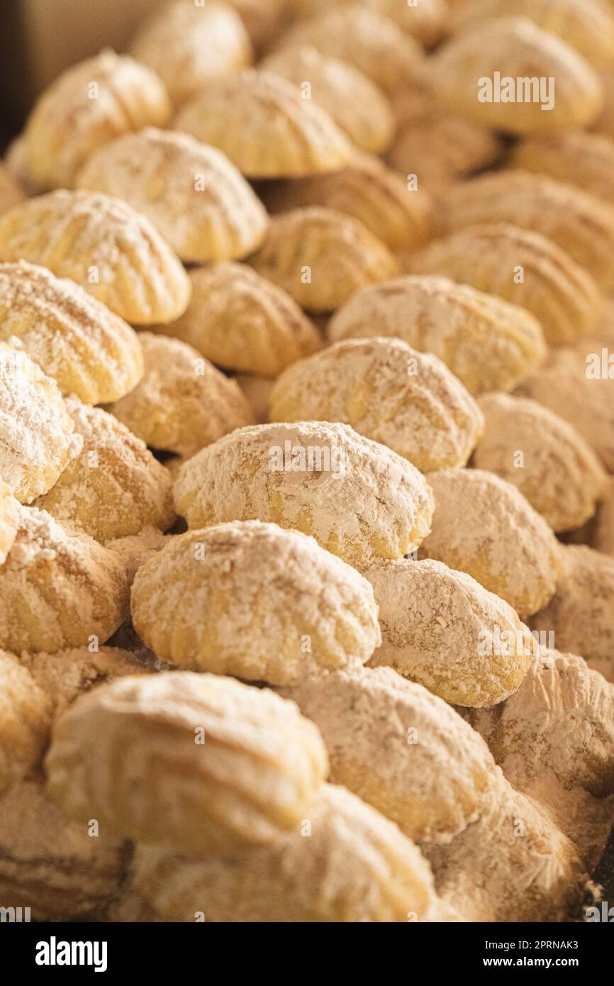 Arabic Cooking with Desert Background Stock Photo - Alamy
