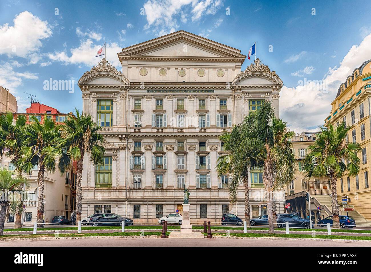 Southern facade of the Opera House, iconic theatre and major landmark ...