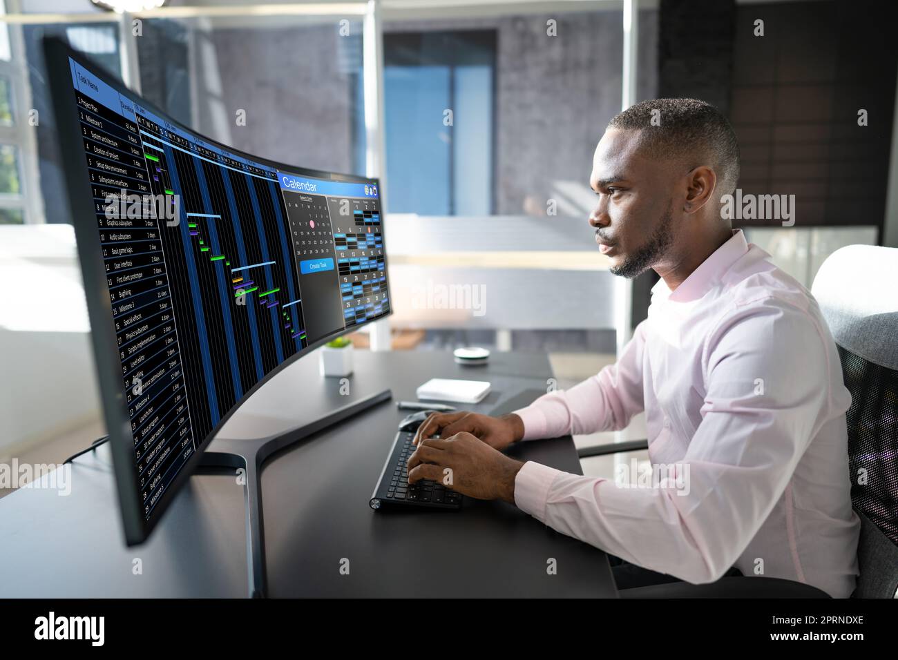 Man computer tasks hands hi-res stock photography and images - Alamy