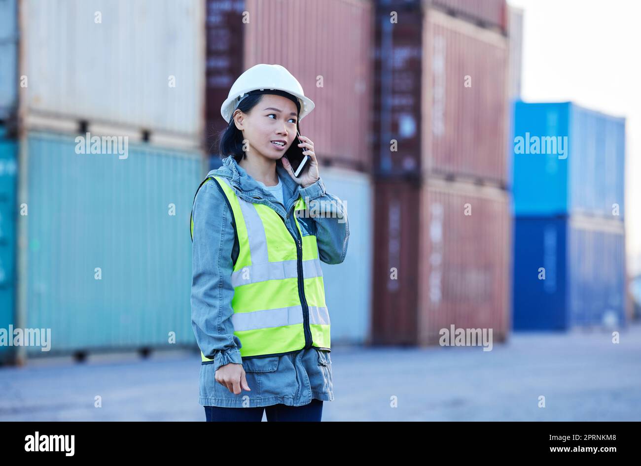 Working at port hi-res stock photography and images - Alamy