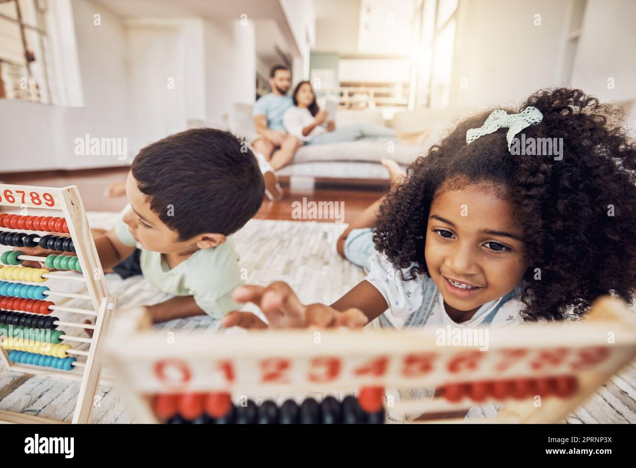 Kids learning maths hi-res stock photography and images - Alamy