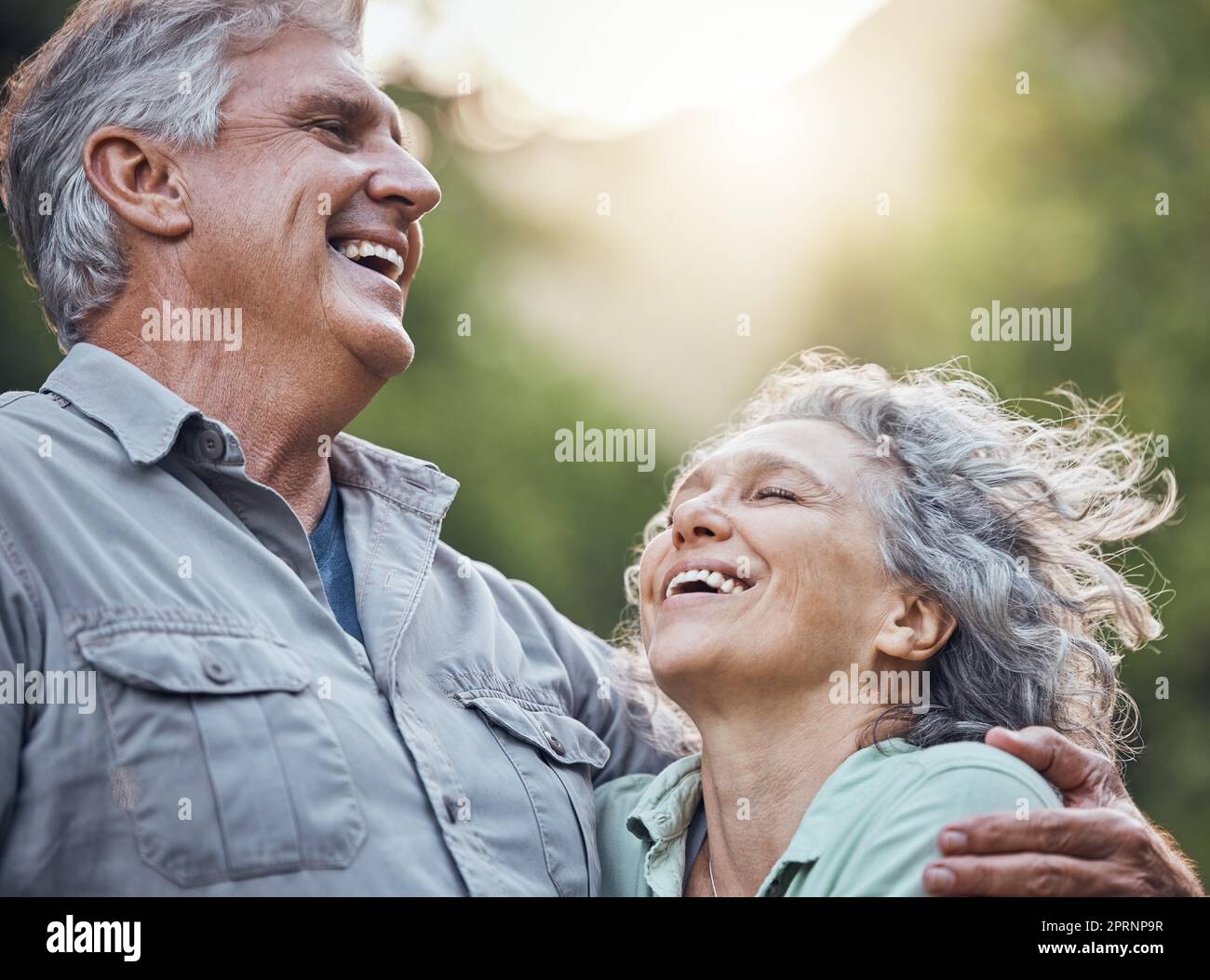 Elderly woman hands hugging tree hi-res stock photography and images ...