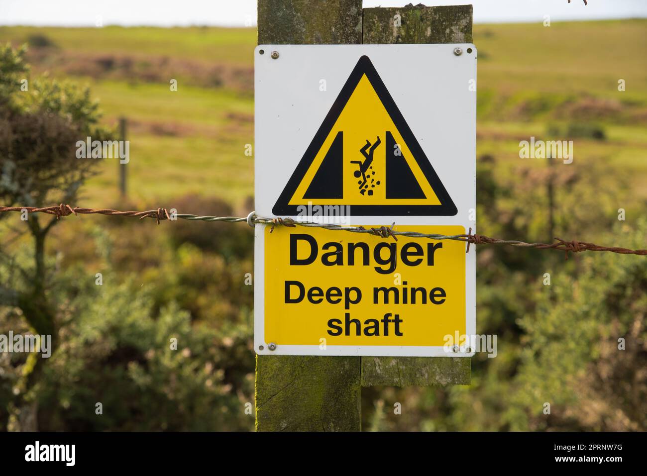 Warning sign "Danger Deep mine shaft" near Minions in northern Cornwall ...