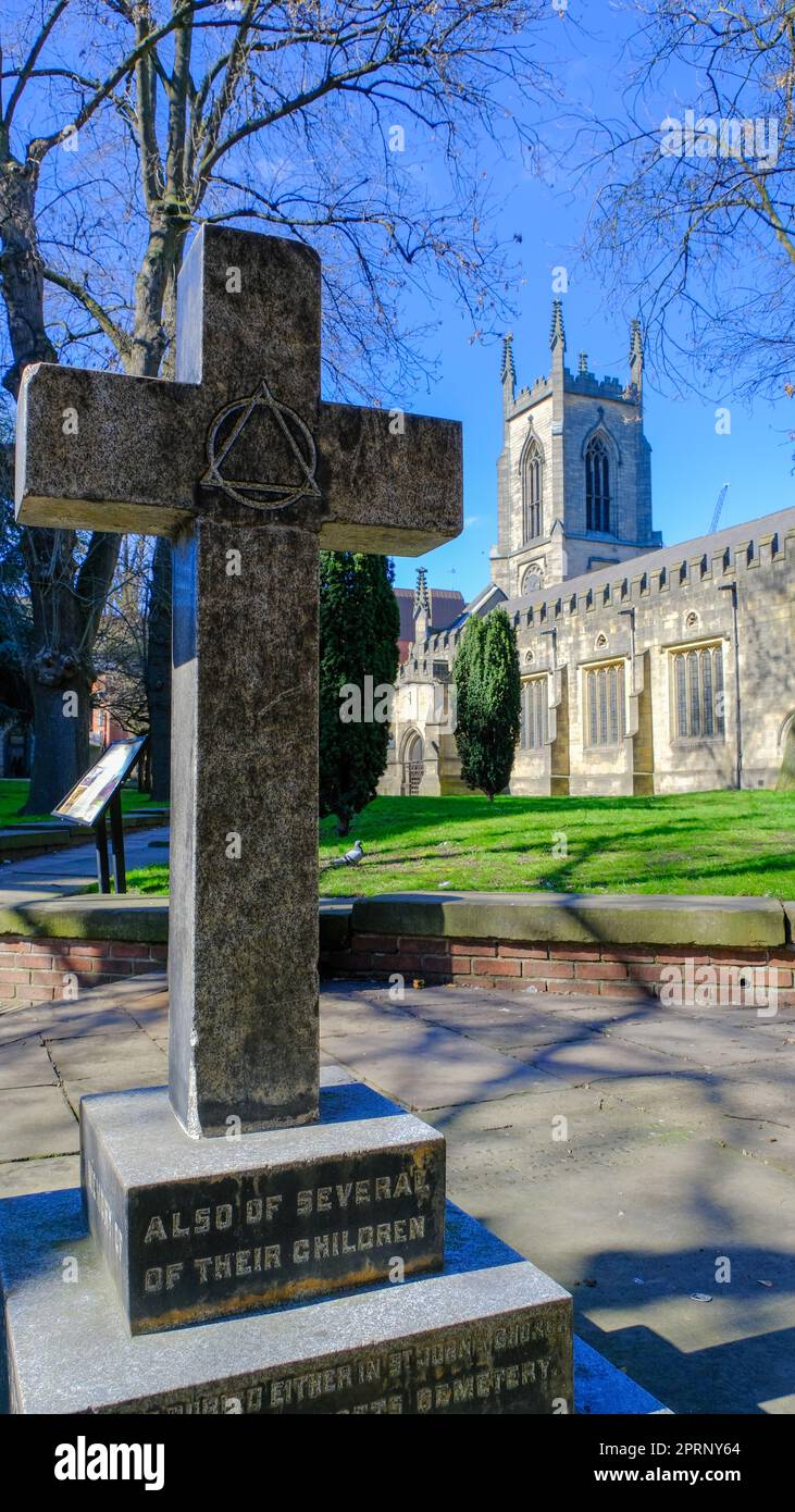 Leeds church modern architecture hi-res stock photography and images ...