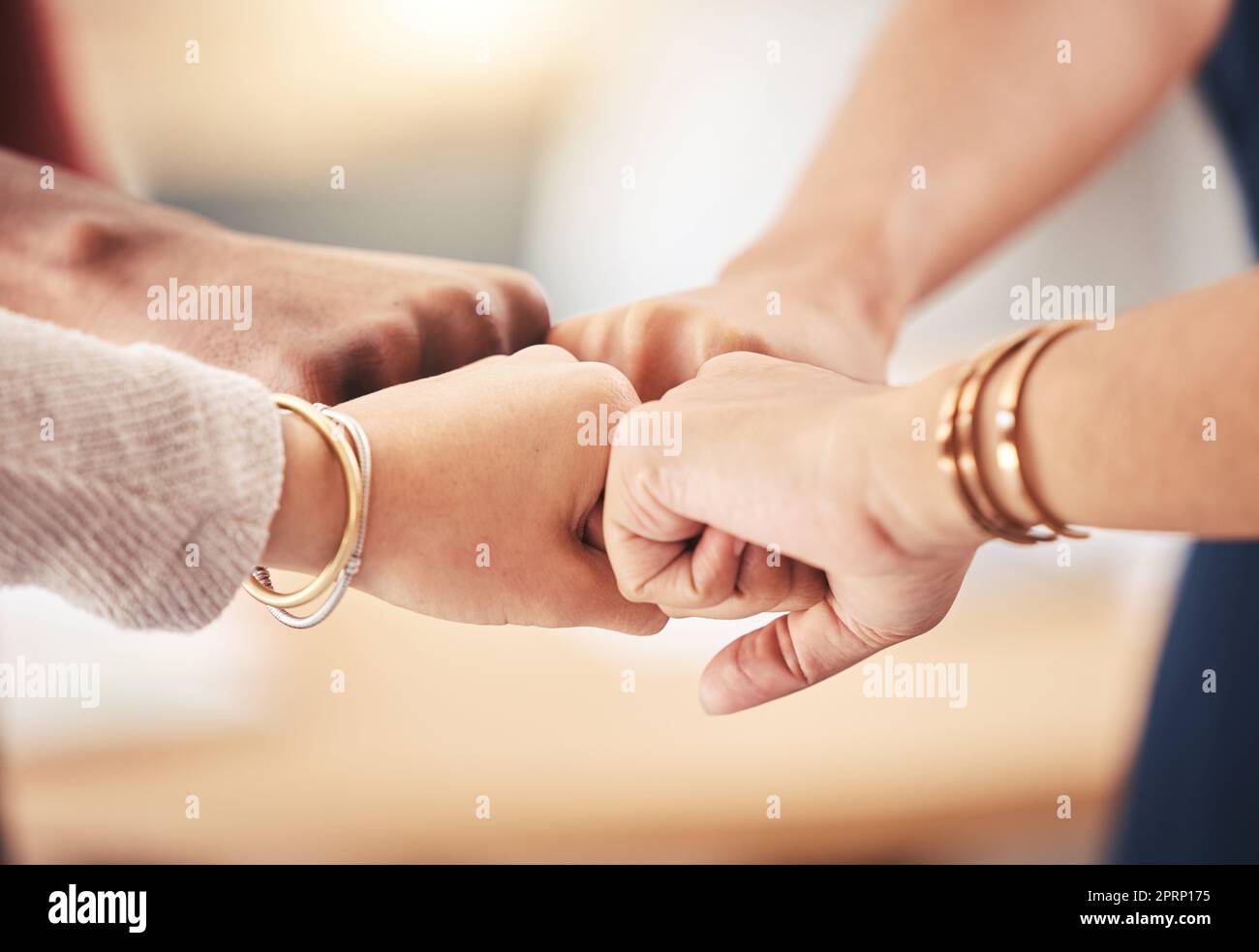 Teamwork hand hi-res stock photography and images - Alamy