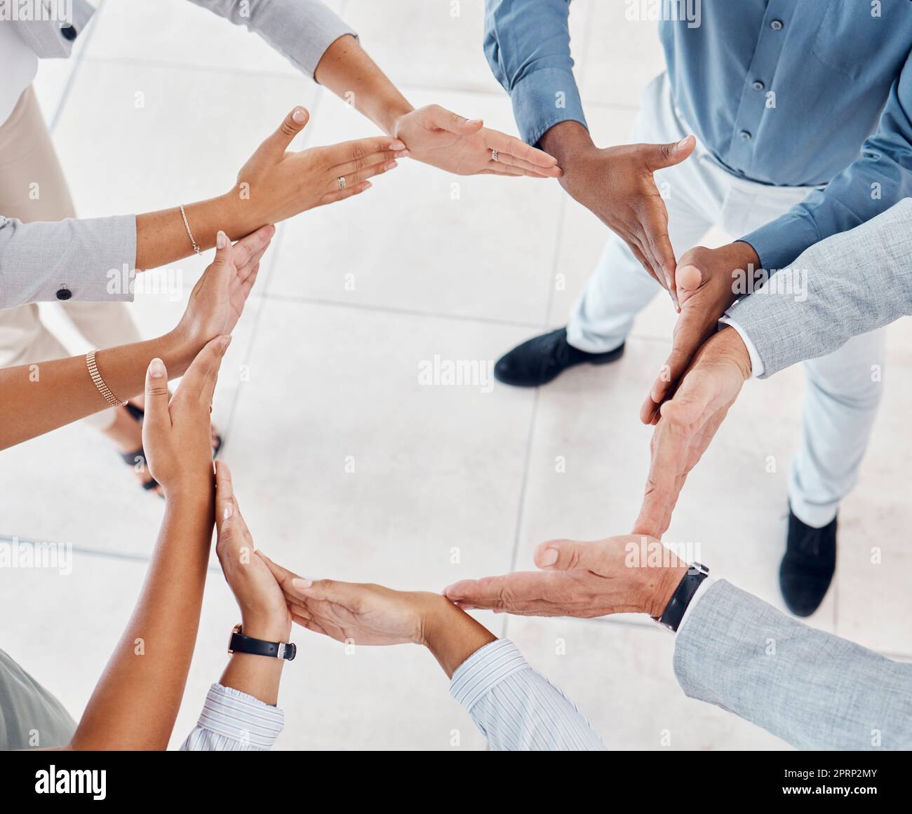 Teamwork friends unity collaboration hi-res stock photography and ...