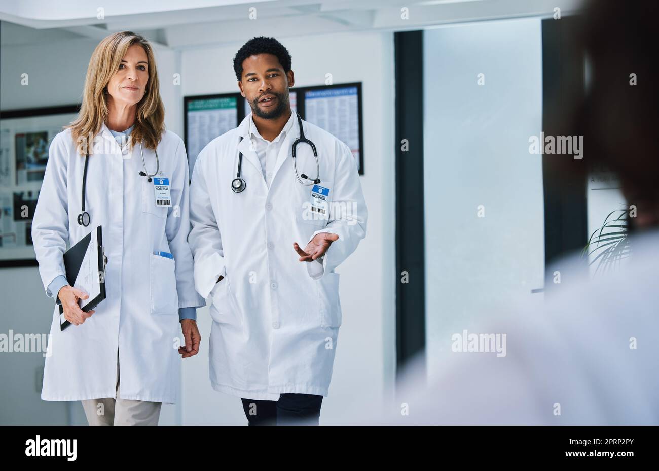 Surgery discussion hi-res stock photography and images - Alamy