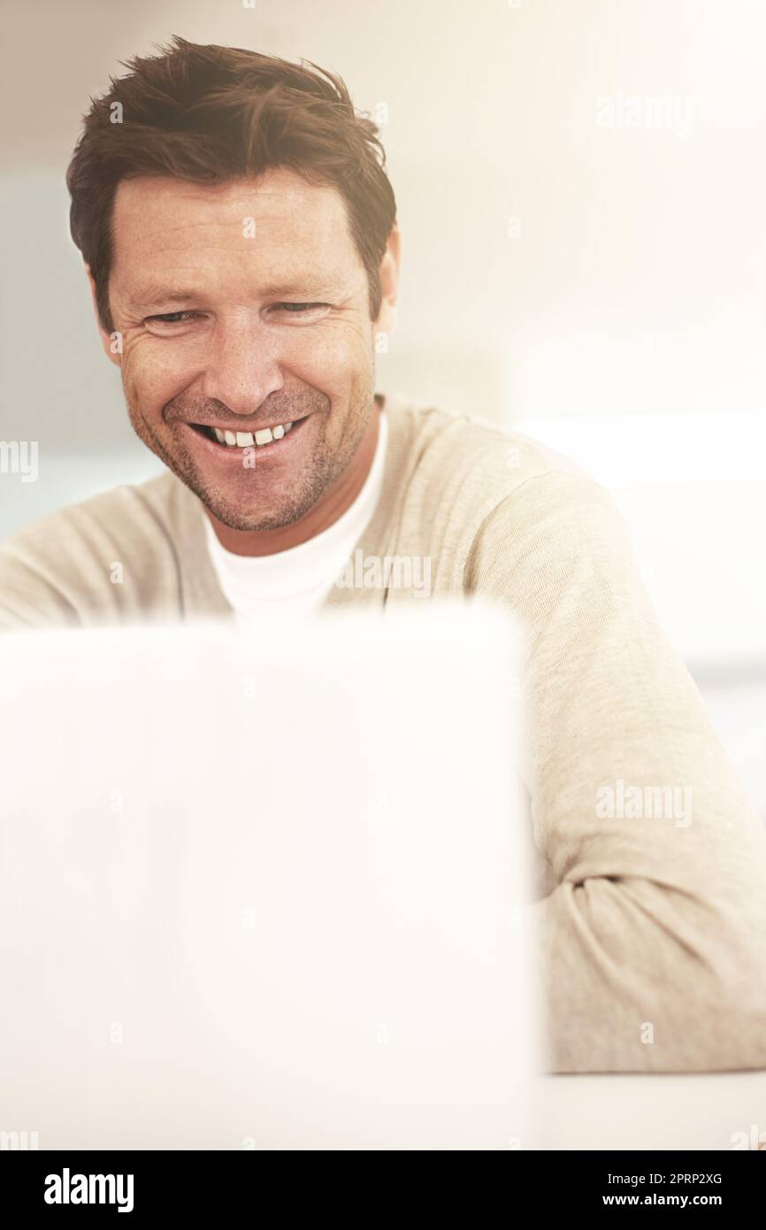 Status home hi-res stock photography and images - Alamy