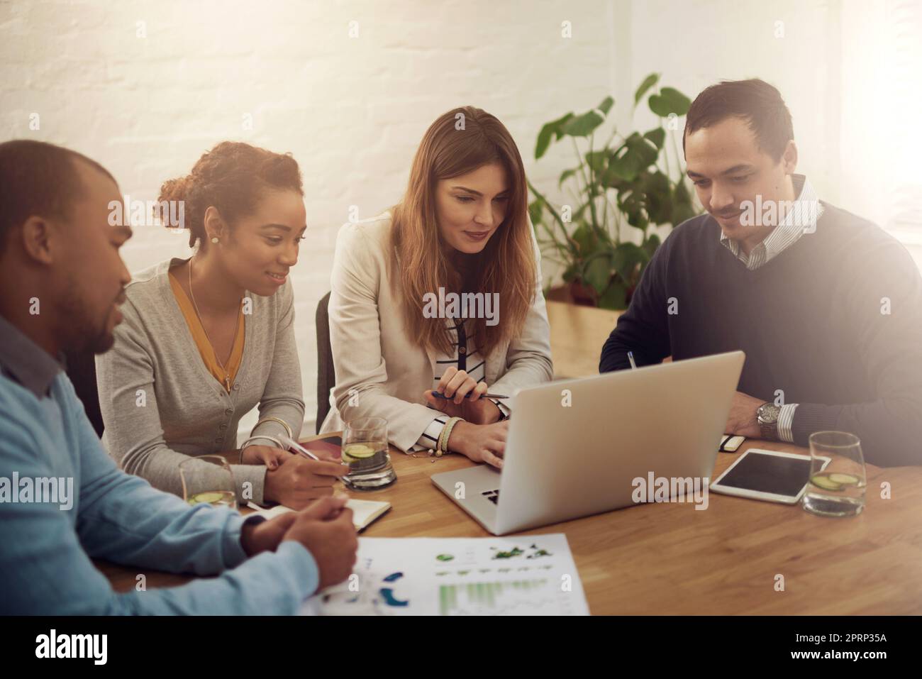 Group meetings hi-res stock photography and images - Alamy