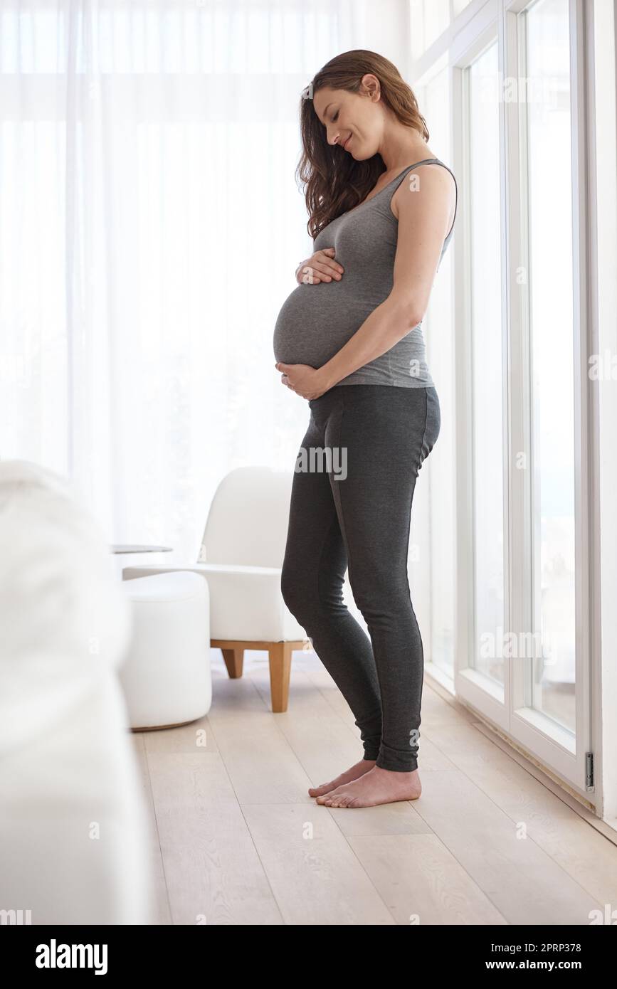 Pregnant person hi-res stock photography and images - Alamy