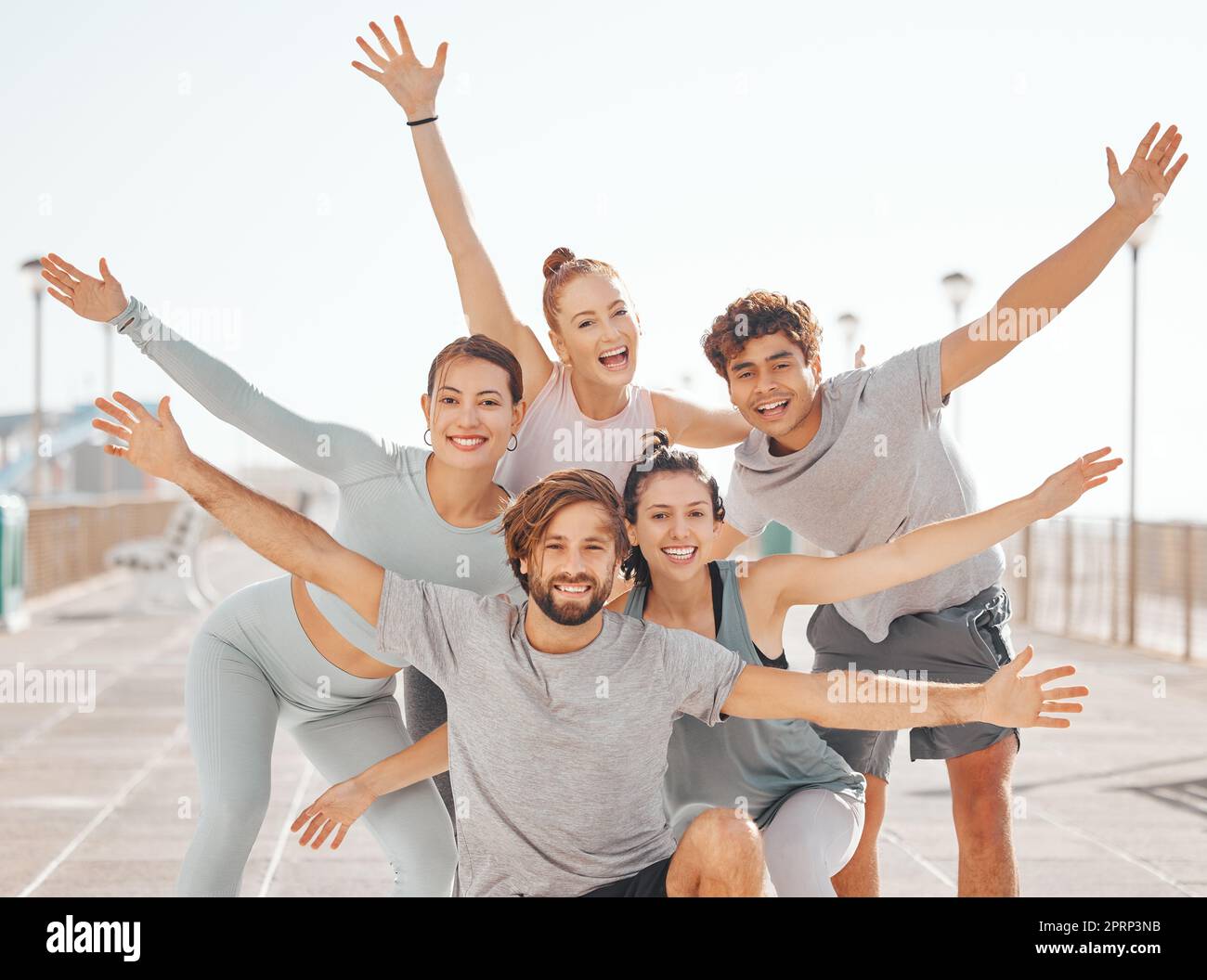 Team building exercise hi-res stock photography and images - Alamy