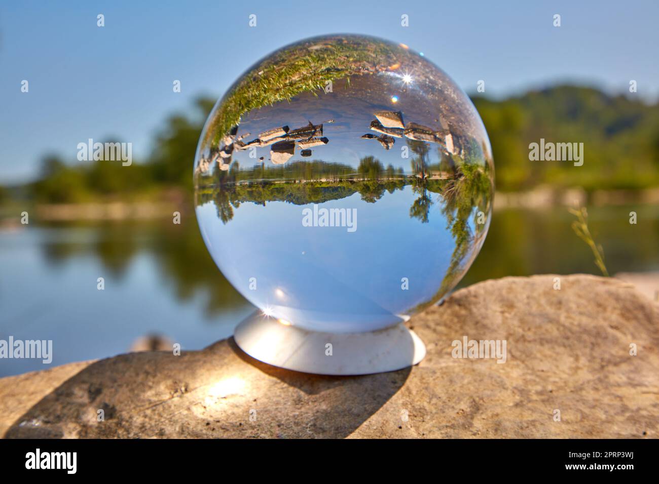 Ball crystal hi-res stock photography and images - Alamy