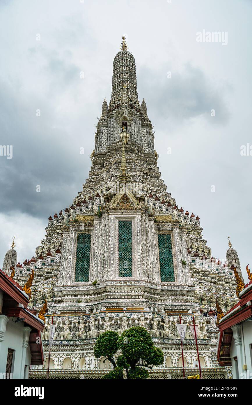 Wat Pole Han Temple (Thailand Bangkok Stock Photo - Alamy