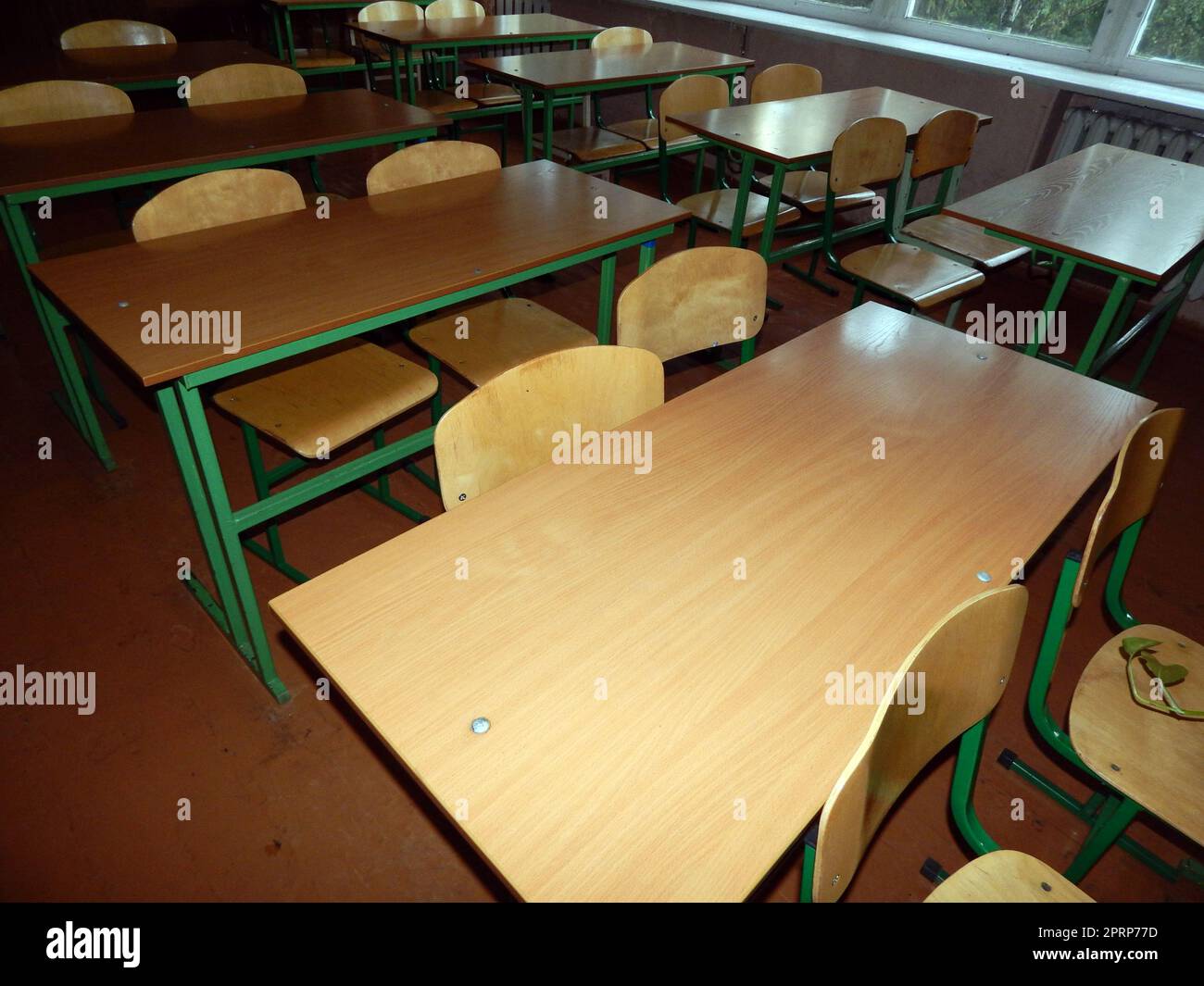 Interior of the school desks in the classroom Stock Photo - Alamy