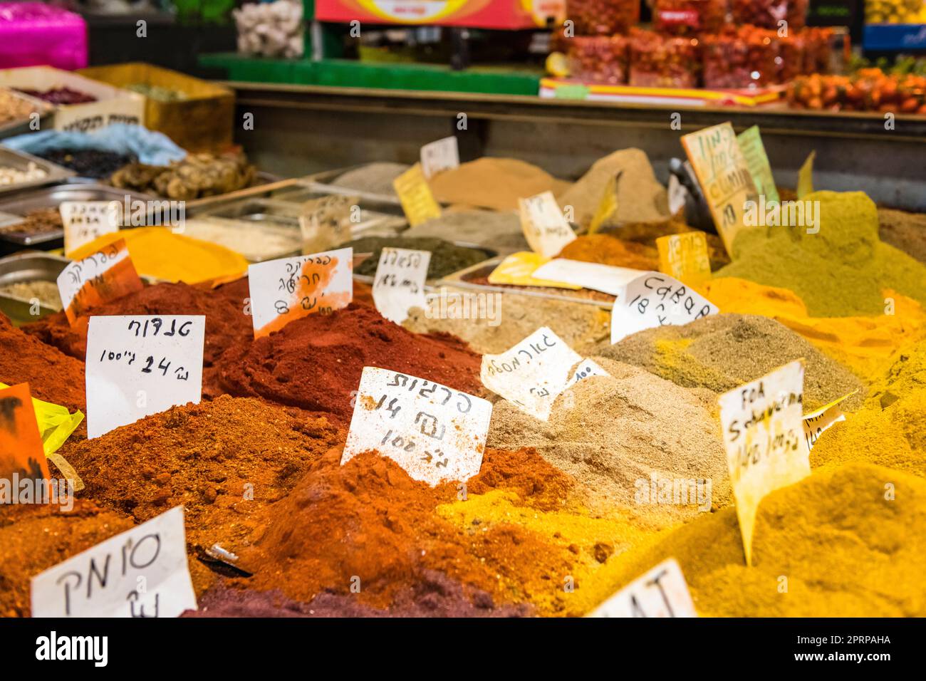 Herbs and spices stall hi-res stock photography and images - Alamy