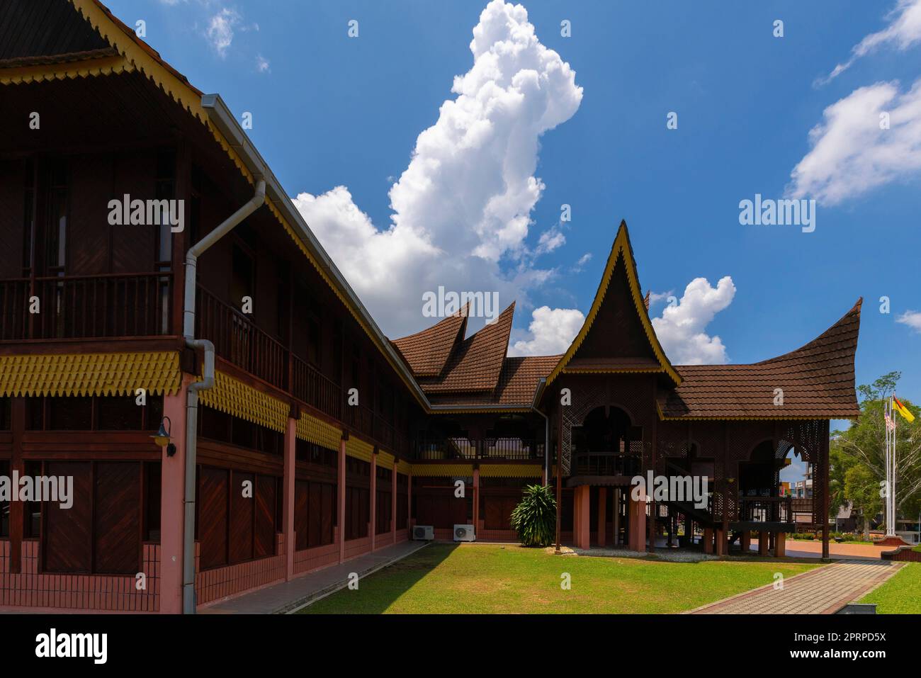 Crafts & Cultural Handicraft Complex and Negeri Sembilan State Museum ...