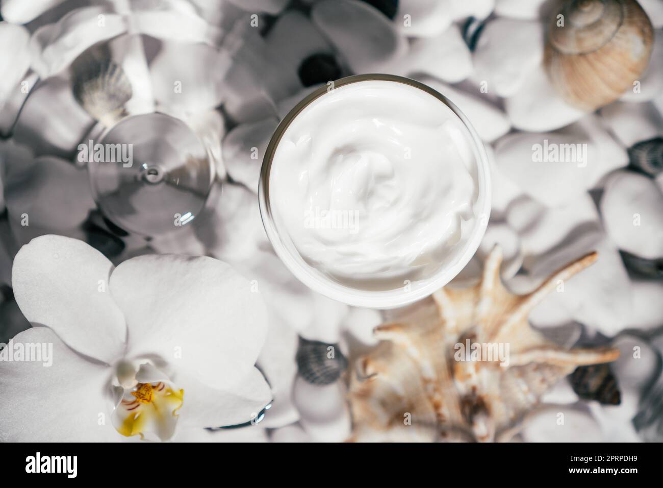 White beauty blob spf hi-res stock photography and images - Alamy