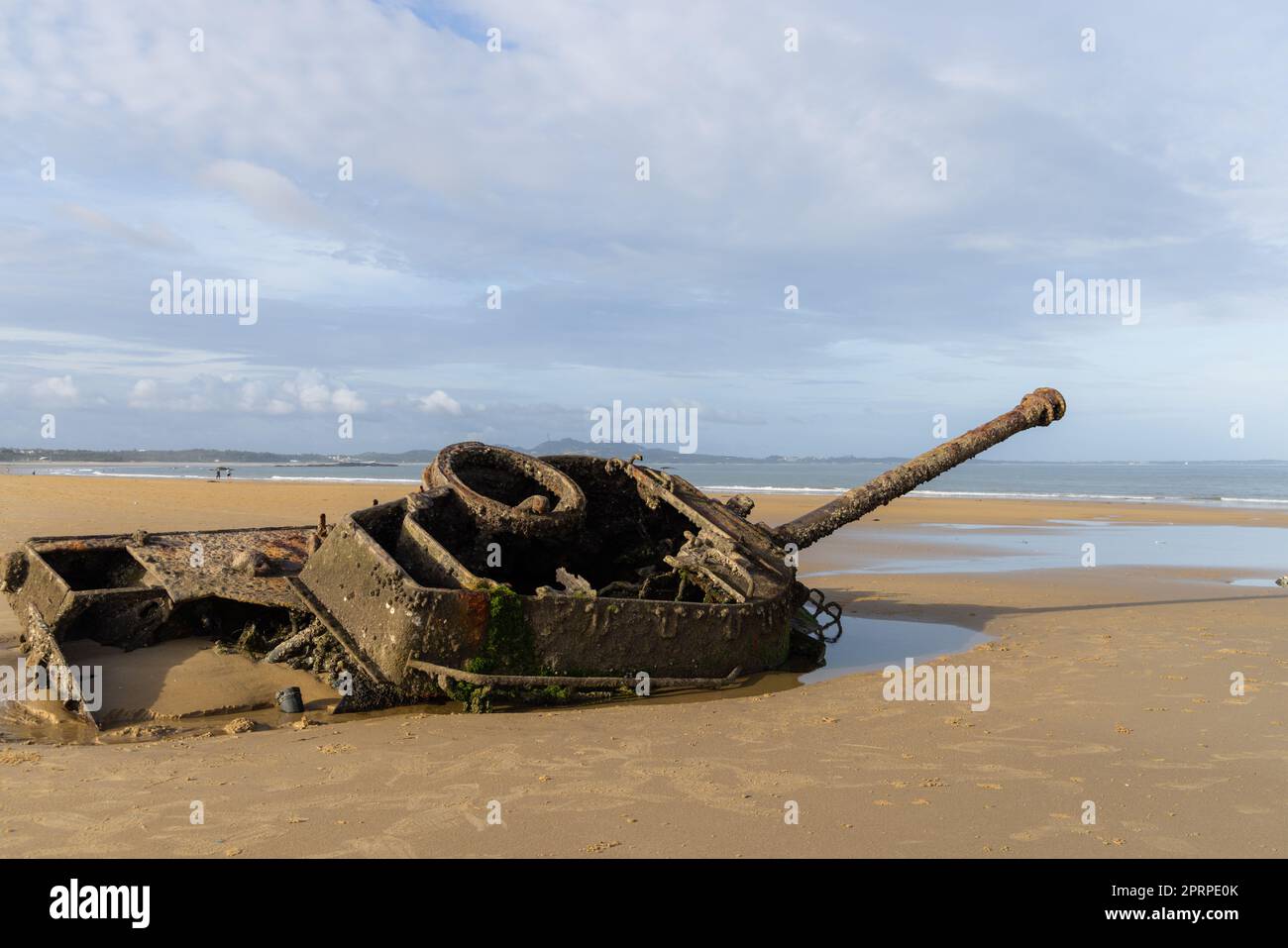 Ruined tank on the sand beach in Kinmen of Taiwan Stock Photo - Alamy